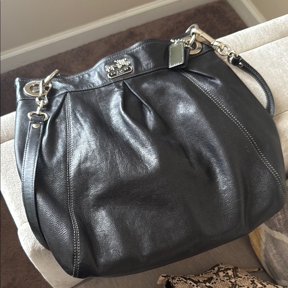 Coach | Bags | Coach Black Leather Shoulder Bag With Silver Hardware ...